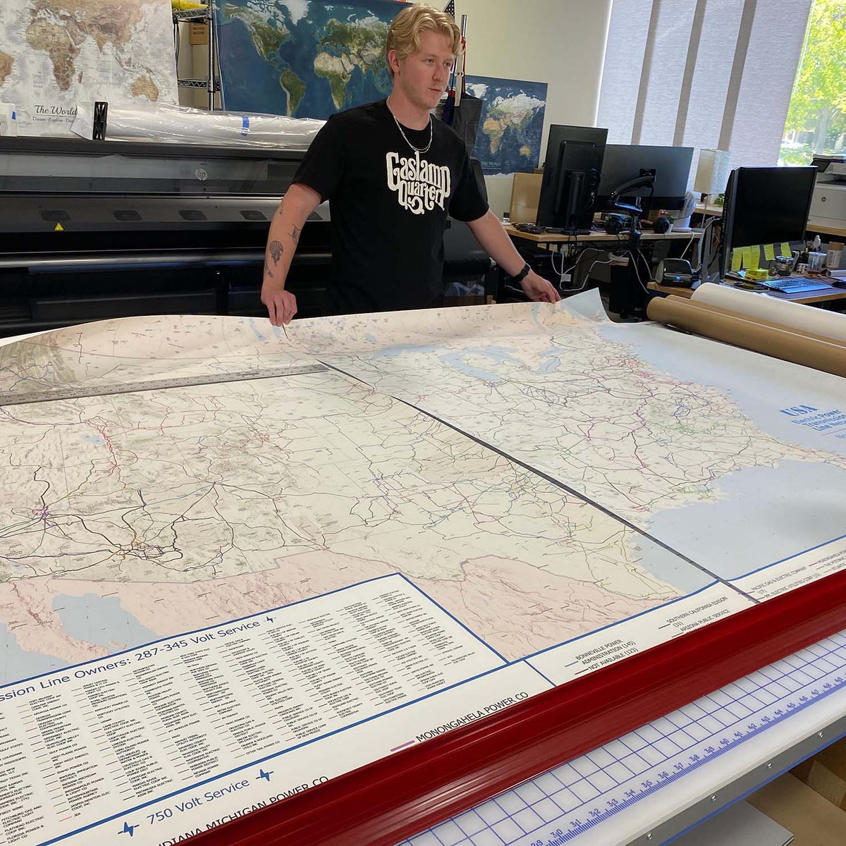 Electric Transmission Grid Map of the USA: A GIS Visualization for ...